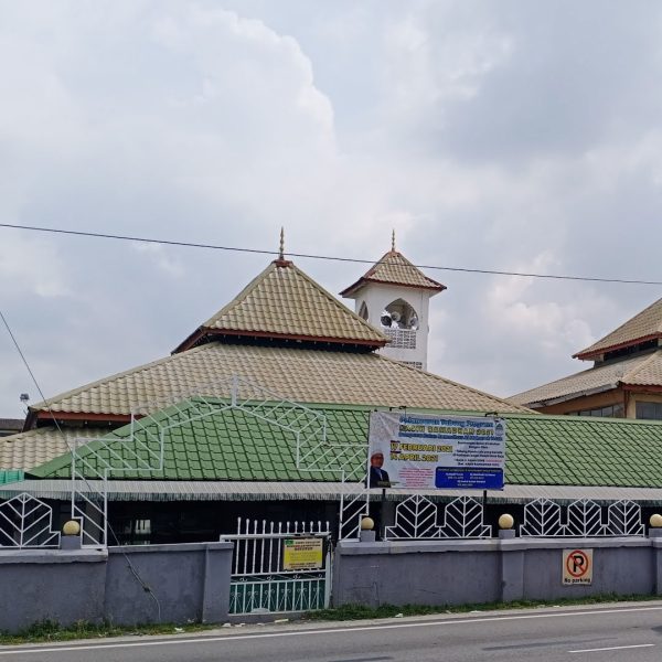 Bantuan Dana 40 Buah Masjid Daif - Yayasan Budi Ihsan Malaysia (YBIM)